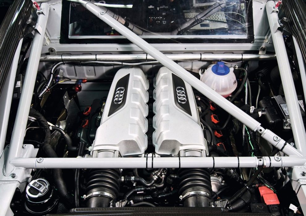 Audi fête les 10 ans du V10 FSI avec la R8 Decennium - AUTOMOTIV PRESS