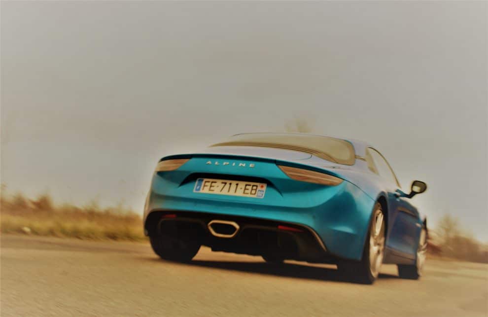 Essai Alpine A110 Pure : Entre daily drive et circuit, accord parfait ...